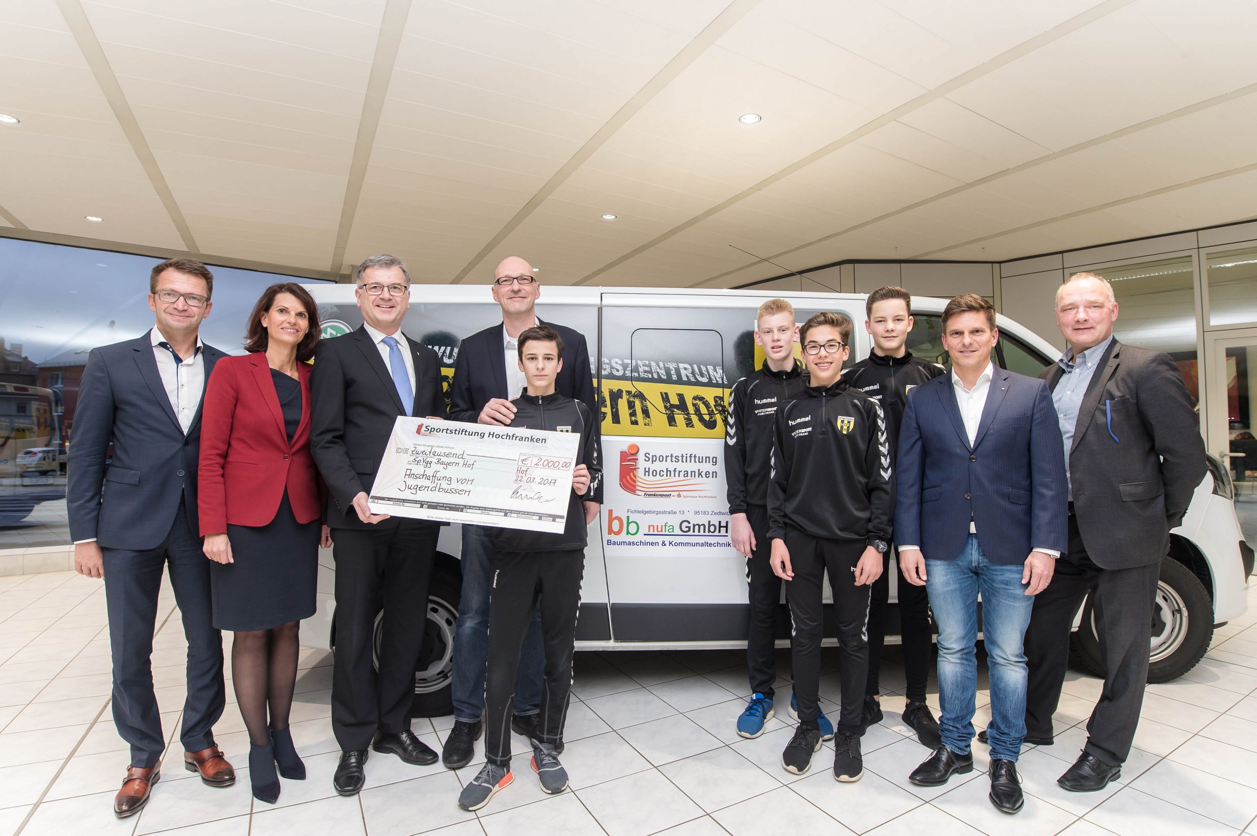 Spendenübergabe beim Autohaus Exner - Sportstiftung Hochfranken